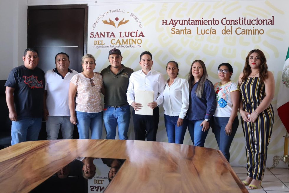 El Presidente Municipal Juan Carlos García Márquez recibí las renuncias ...